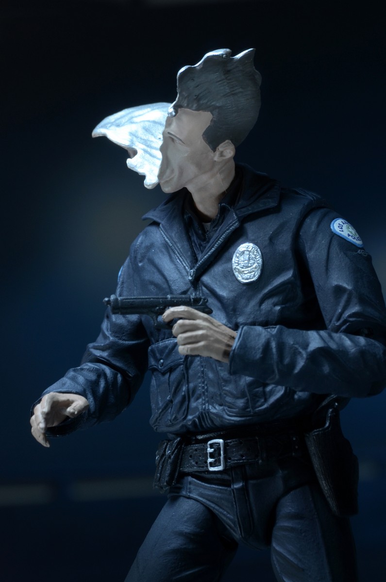 Terminator 2 – Ultimate T-1000 (Motorcycle Cop) 7″ Scale Action Figure ...