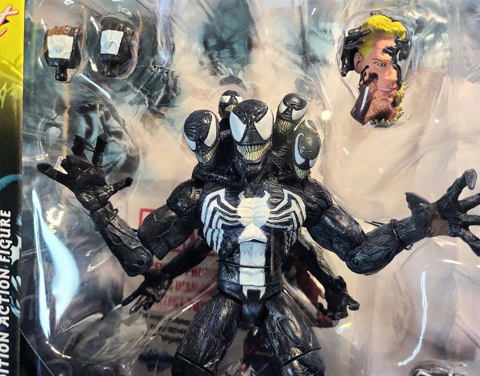 Marvel Select Venom Collector Edition Action Figure – Diamond